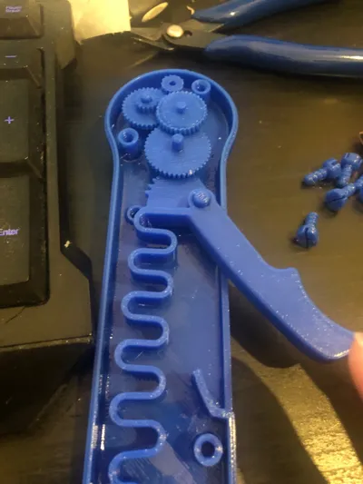 Manual Hand-cranked Handheld Fan - Free 3D Print Model - MakerWorld