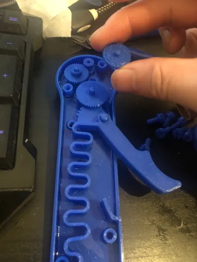 Manual Hand-cranked Handheld Fan - Free 3D Print Model - MakerWorld