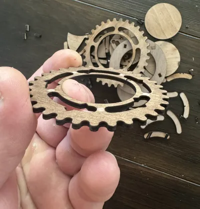 Laser-cut Iris box, no hardware required - Free 3D Print Model - MakerWorld