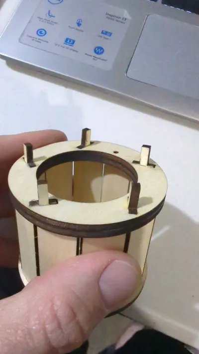 Laser-cut Iris box, no hardware required - Free 3D Print Model - MakerWorld