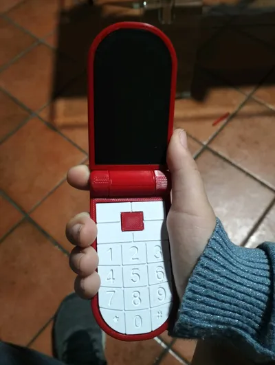 Smartphone - Flip Phone - Retro Phone - Free 3D Print Model - MakerWorld