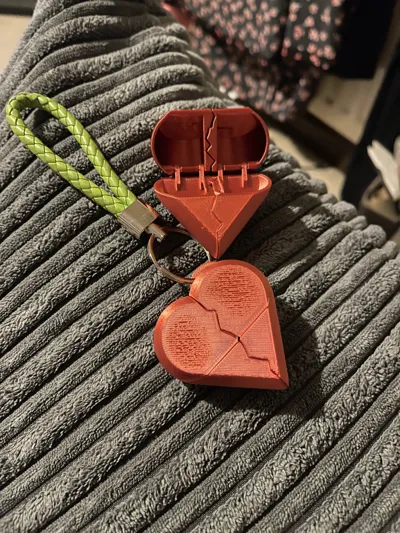 heart box keychain Remixed by Tmacken MakerWorld: Download Free 3D Models