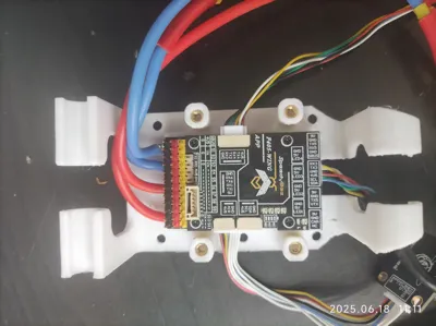 Titan Hornet VTOL Complete Version Titan Dynamics – Hornet VTOL by 雨燕 ...