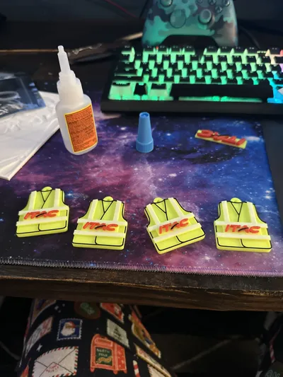 Safety vest keychain - Free 3D Print Model - MakerWorld