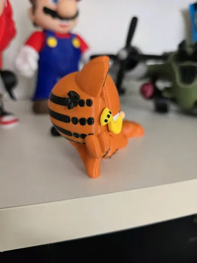 Garfield Sculpture – Iconic Cartoon Cat Figurine by GeekSculpt3D ...