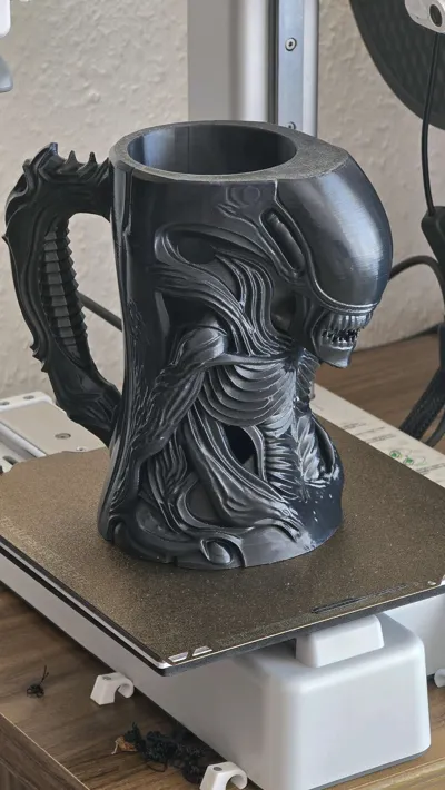 Alien - Xenomorph Can Holder /Beer mug (two types) by RUMcajz ...