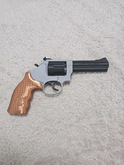 Smith & Wesson 686 Magnum Revolver Fidget Toy by 补补觉去 MakerWorld ...