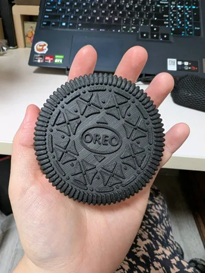 Oreo Cable Winder, 27g fully disassembled! Makes a great desk ornament ...