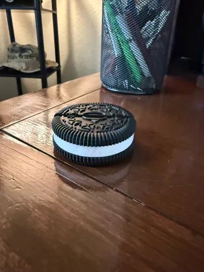 Oreo Cable Winder, 27g fully disassembled! Makes a great desk ornament ...