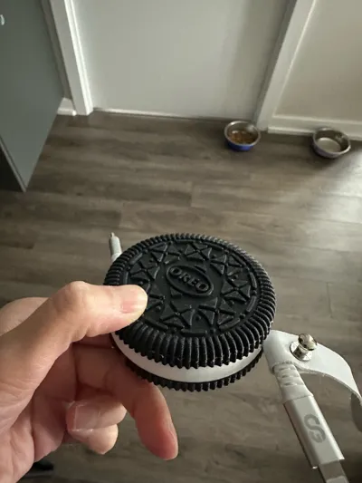 Oreo Cable Winder, 27g fully disassembled! Makes a great desk ornament ...
