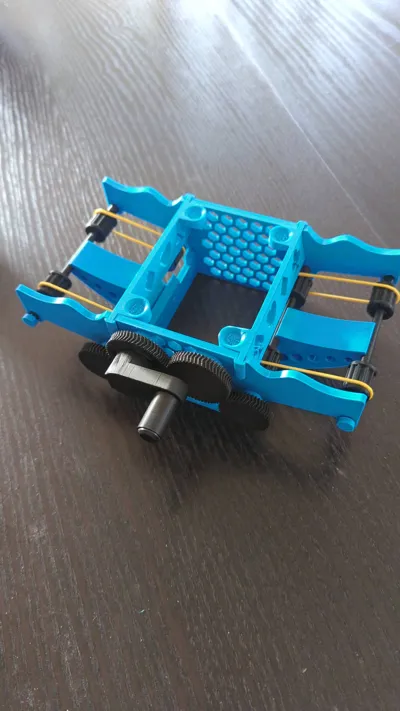 Card Shuffler – No Screws, No Glue - Free 3D Print Model - MakerWorld