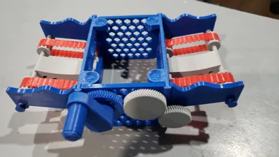 Card Shuffler – No Screws, No Glue - Free 3D Print Model - MakerWorld