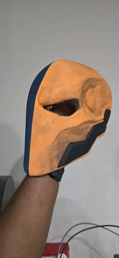 Deathstroke helmet by Bronnen MakerWorld: Download Free 3D Models