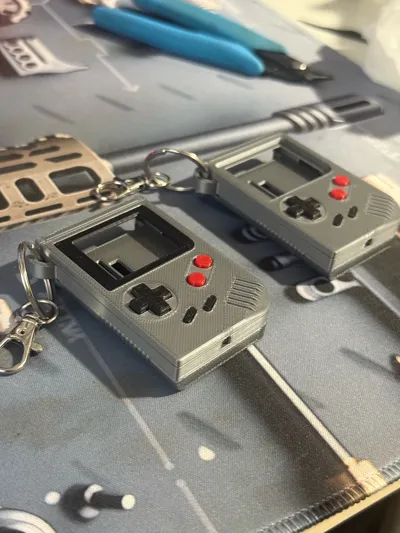 Mini GameBoy Keychain – Swappable Photo Cartridge by Zenit MakerWorld ...