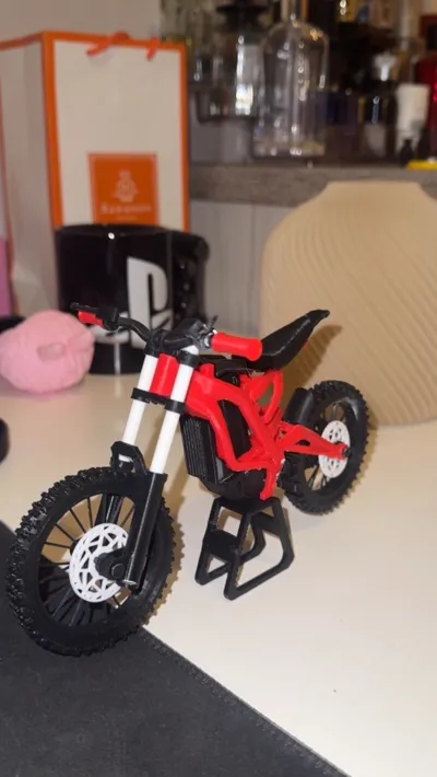 Mini Surron Light Bee X Scale (Electric Dirt Bike) by How2Random ...
