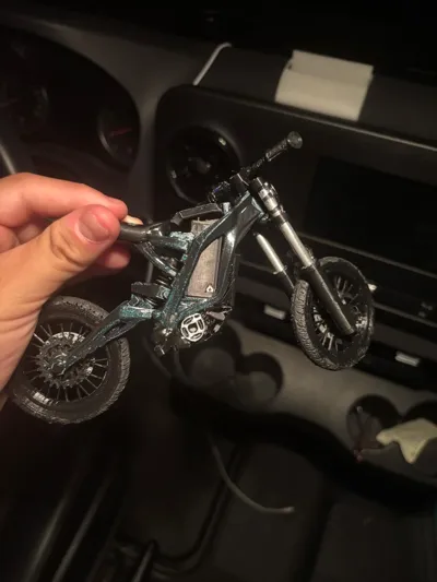 Mini Surron Light Bee X Scale (Electric Dirt Bike) by How2Random ...