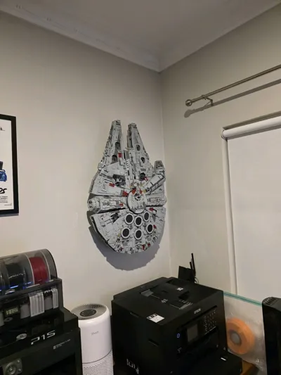 UCS Millennium Falcon Wall Display by Galladex MakerWorld: Download ...
