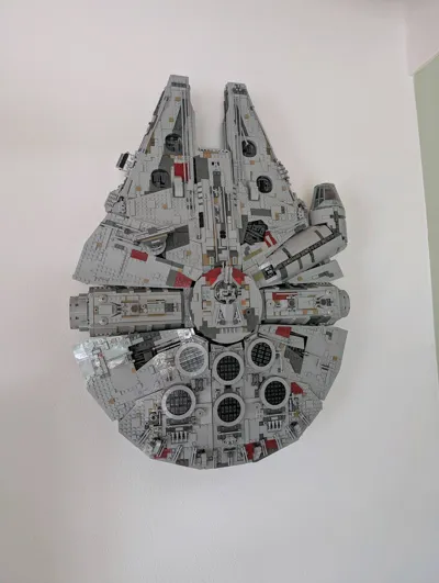 UCS Millennium Falcon Wall Display by Galladex MakerWorld: Download ...