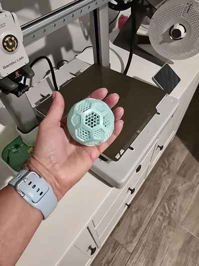 Flexi Airless TPU Ball - Free 3D Print Model - MakerWorld