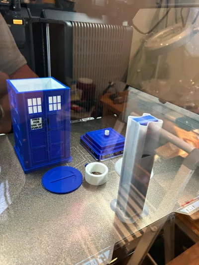 TARDIS LED Lamp - Free 3D Print Model - MakerWorld