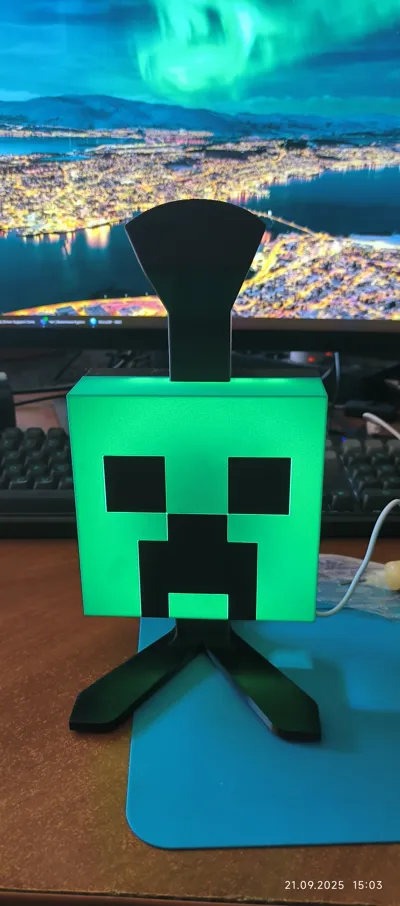 Minecraft Creeper Headphone Stand by Nismo3Dprint MakerWorld: Download ...