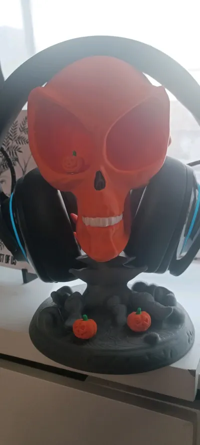 Alien Skull Headphone Stand - Free 3D Print Model - MakerWorld