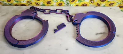 Toy Handcuffs with Key (print-in-place) by LoboCNC MakerWorld: Download ...