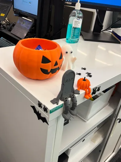 RIP Tombstone Buddy by Golden 3D MakerWorld: Download Free 3D Models