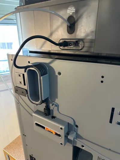 P2S AMS 2 hub Cable management no screws/glue - Free 3D Print Model ...