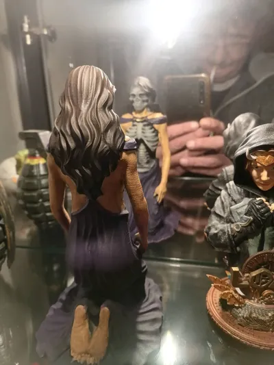 Skeleton Woman Mirror Illusion - Free 3D Print Model - MakerWorld