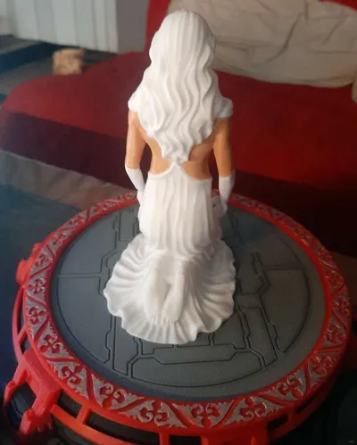 Skeleton Woman Mirror Illusion - Free 3D Print Model - MakerWorld
