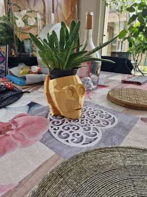 C3-POT - A Star Wars Low-Poly Vase by Gatto - MakerWorld