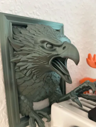 Out of the Frame – Eagle of the Rift - Free 3D Print Model - MakerWorld