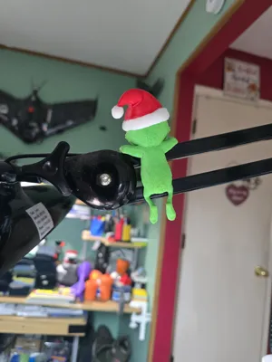 Grinch de Monitor - Modelo de impresión 3D gratuito - MakerWorld