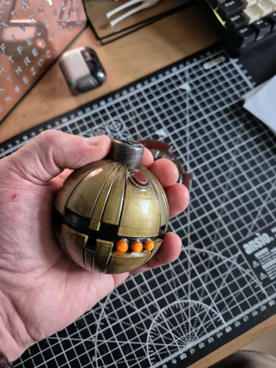 Thermal Detonator with Data Port Display - Free 3D Print Model - MakerWorld