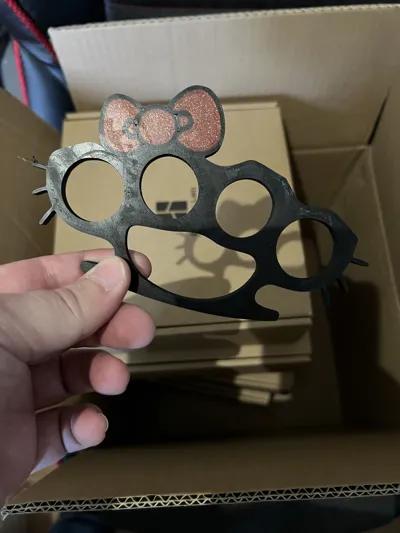 Hello Kitty Knuckle Duster Prop/Replica by Williams Industries - MakerWorld