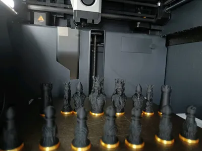Humans vs Zombies – Luxury Chess Set + Box - Free 3D Print Model ...