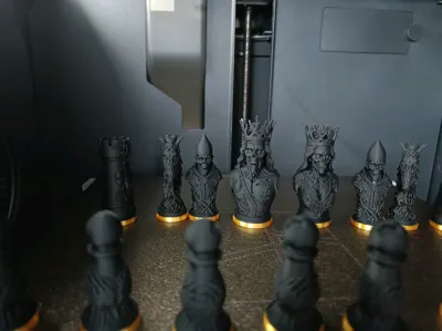 Humans vs Zombies – Luxury Chess Set + Box - Free 3D Print Model ...
