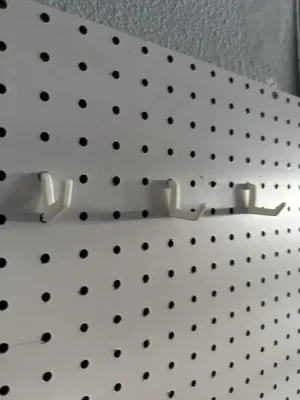 Peg Hooks for Metal/Steel Pegboards - Metric and Imperial Remixed by KYZ Design MakerWorld ...