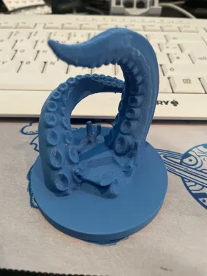 octopus Benchy stand Remixed by senura.senaratne - MakerWorld