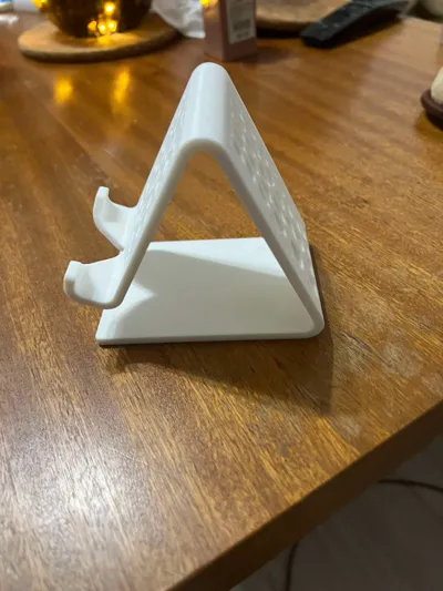 Voronoi Mobile Phone Stand V3 (No supports!) by Epiales MakerWorld ...
