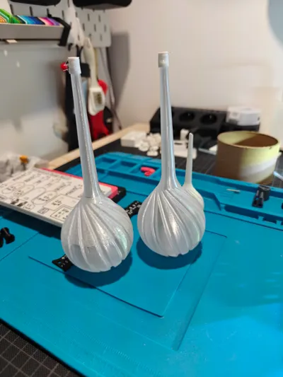 Self-watering plant bubble by Sketchy - MakerWorld