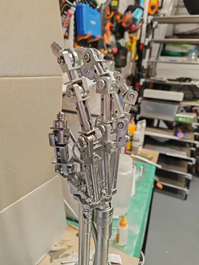 DIY Life-Size Terminator Arm Lamp by LayerLux3D MakerWorld: Download ...