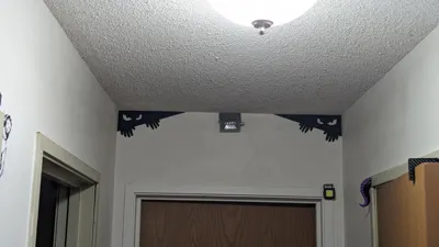 Wall art - Monster in corner by Calzune - MakerWorld