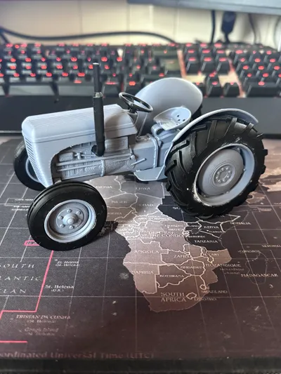 Tractor - Ferguson TE20 - model kit - scale 1/18 by soarpix MakerWorld ...