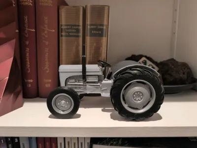 Tractor - Ferguson TE20 - model kit - scale 1/18 by soarpix MakerWorld ...