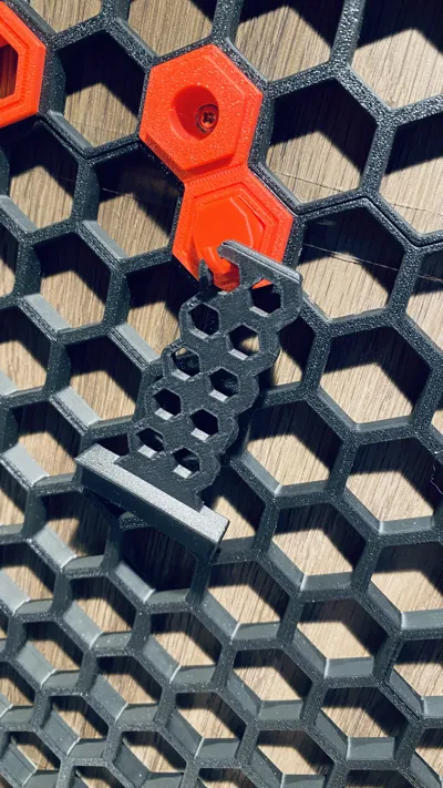 Fillet Radius Finder Thin Hook for Honeycomb Wall | HSW Remixed by Replica4292 - MakerWorld