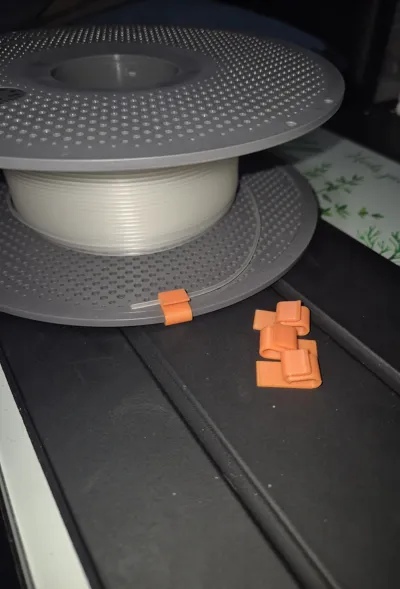Bambu Spool Filament Clip - Basic by Officina23 MakerWorld: Download ...
