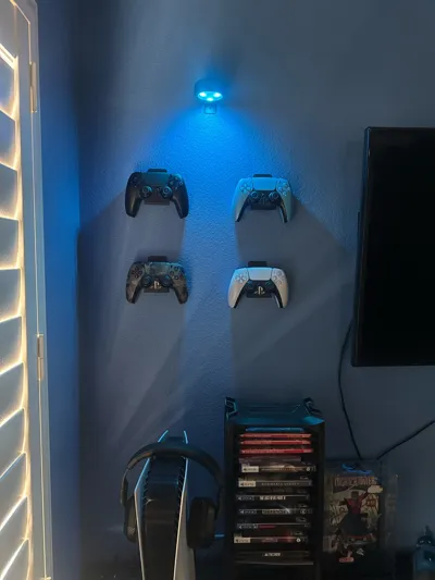 PS5 Controller and Headphones Wall Mount Remixed by Servito3D ...