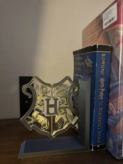 Hogwarts Bookends by ElephantPrinter - MakerWorld